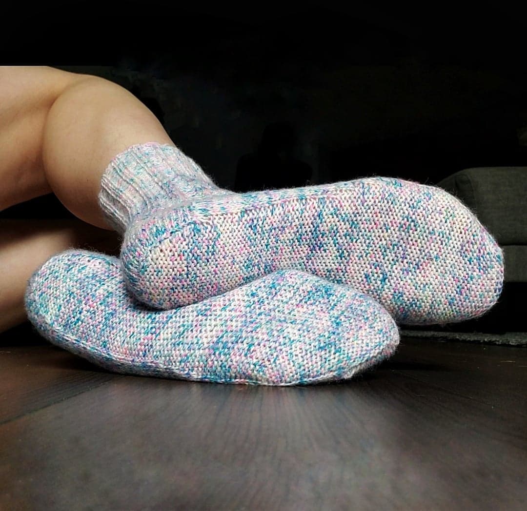 Faded Princess Socks - KNITTING PATTERN – Perfectly Knotted